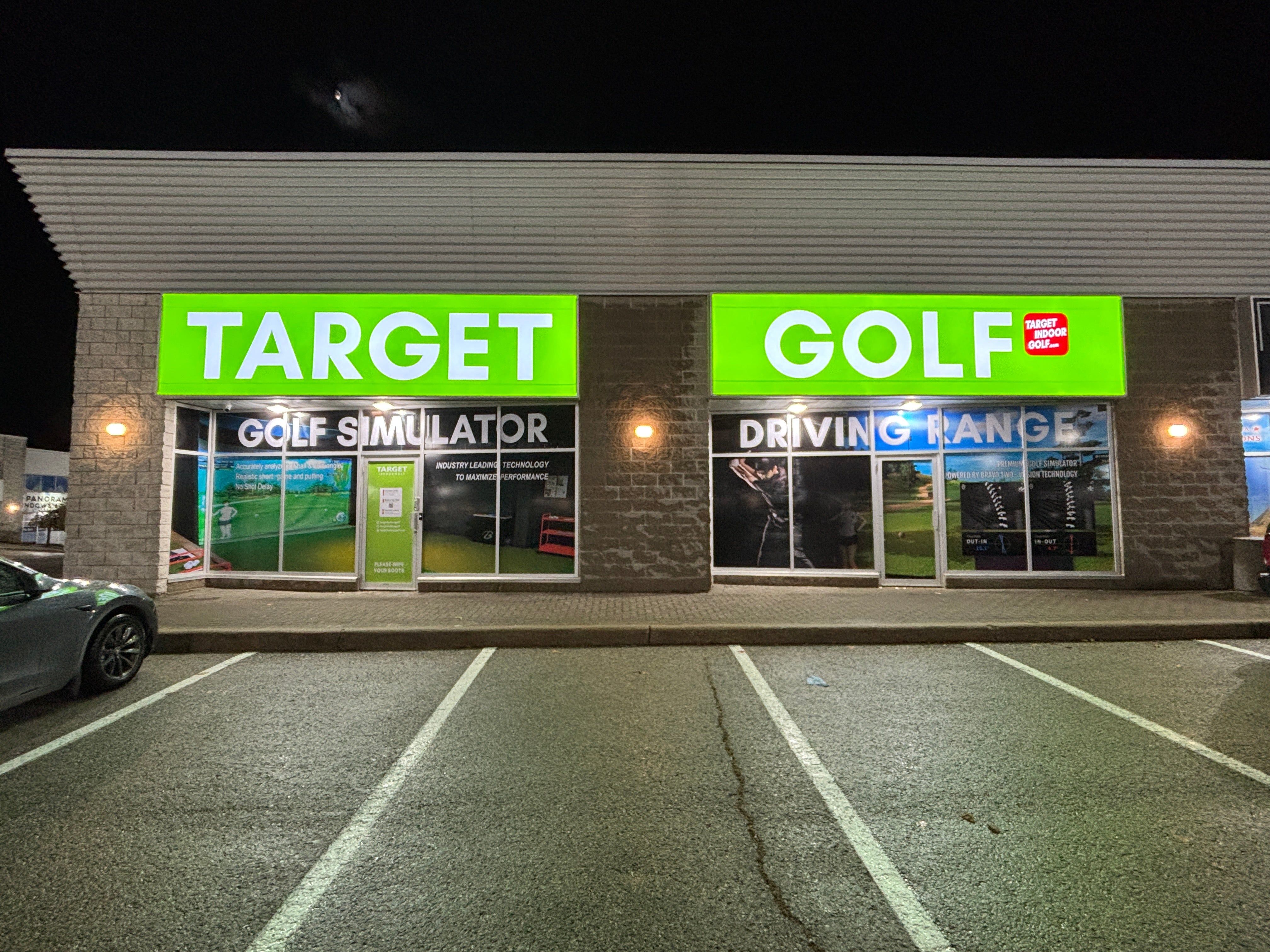 Barrie Signage & Final Touches – TARGET Indoor Golf
